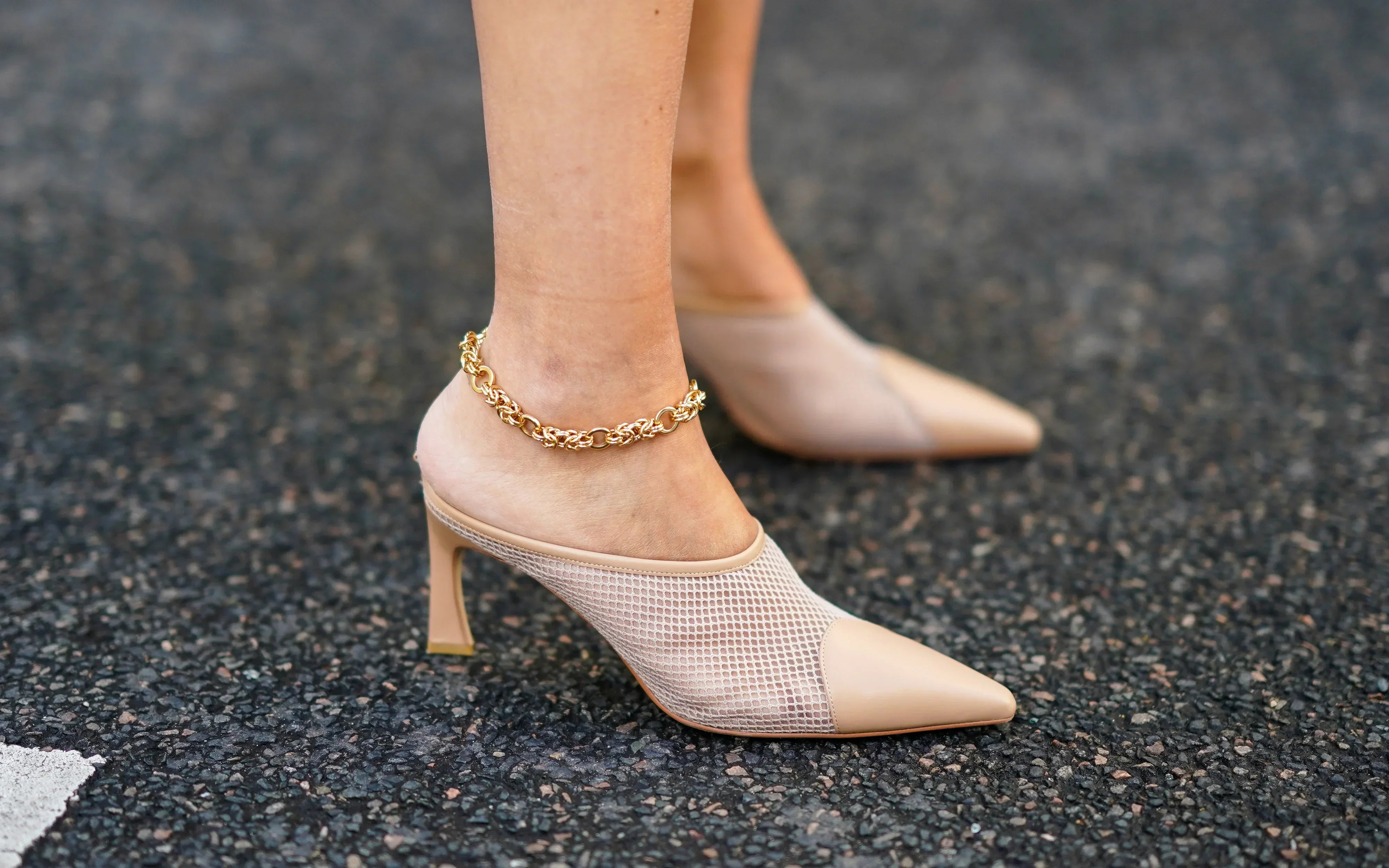 The Best Guide To The Latest Anklet Designs For Girls – Zeesy.pk